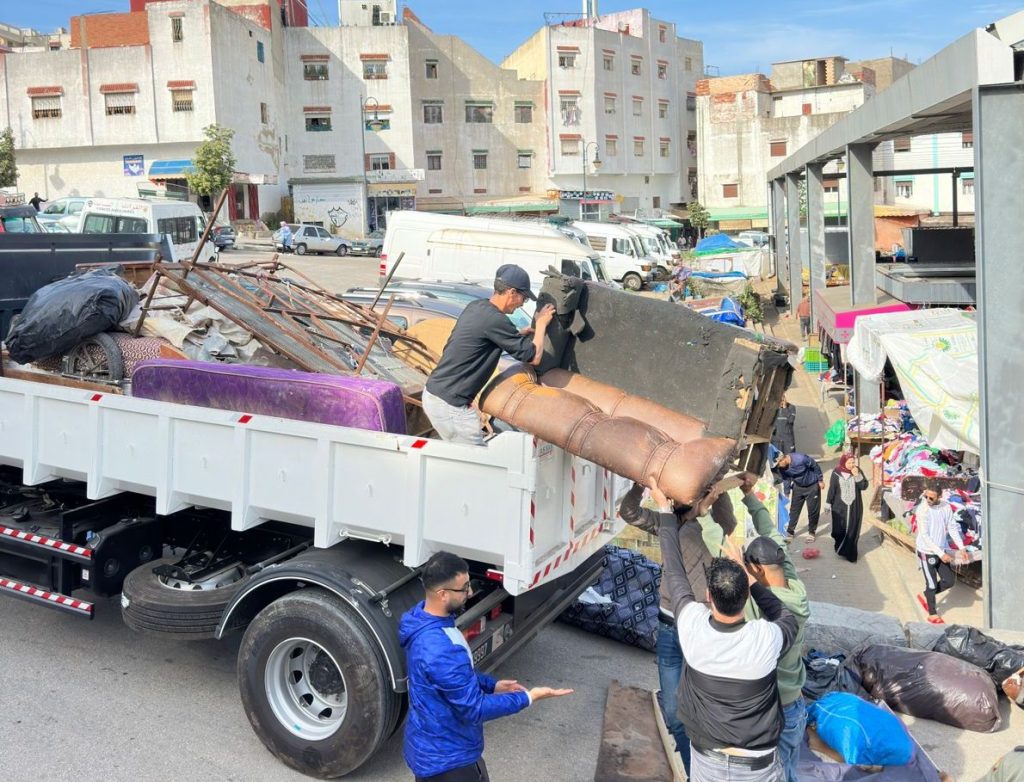 حي مسنانة بطنجة : حملة واسعة لتحرير الملك العمومي من الباعة الجائلين ...